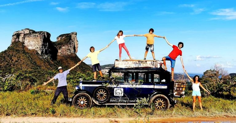 La Familia Zapp: Recorrieron 102 países en un auto modelo 28 durante 22 ...